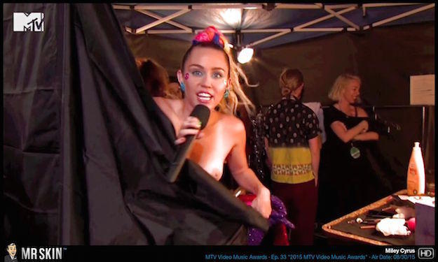 Miley Cyrus Celebrity Pansexual And Piano Licker Wins The Vanguard
